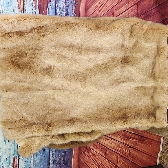 Noble Excellence | Bedding | Noble Excellence Faux Fur Blanket | Poshmark